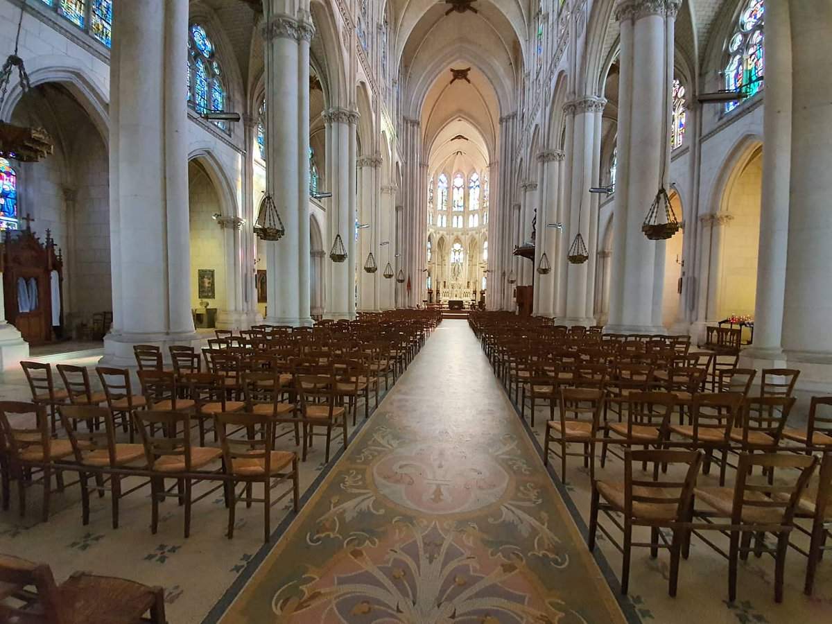 Église Sérigny ("La Belle Indienne") | Horaire des Messes